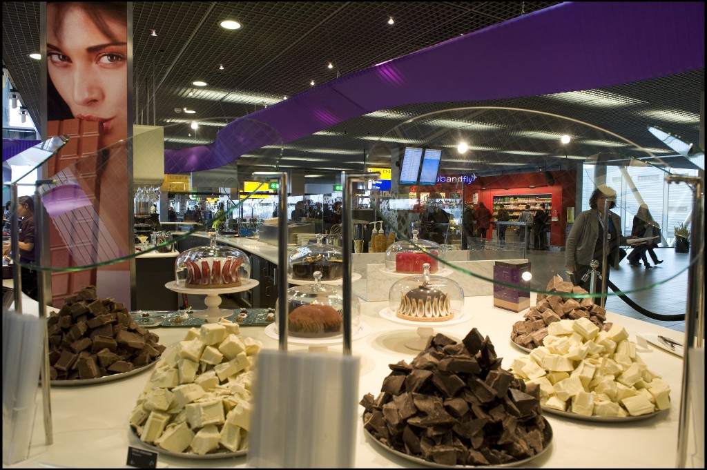 Stuck at Schiphol: Café Chocolat now open at Amsterdam Airport - Stuck ...