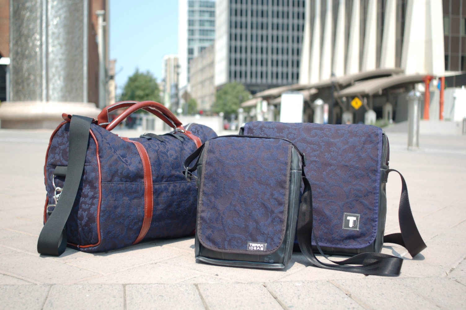 For aviation geeks: gifts made from airplanes - Stuck at the Airport