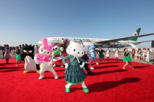 Hello Kitty plane arrives in U.S. - Stuck at the Airport
