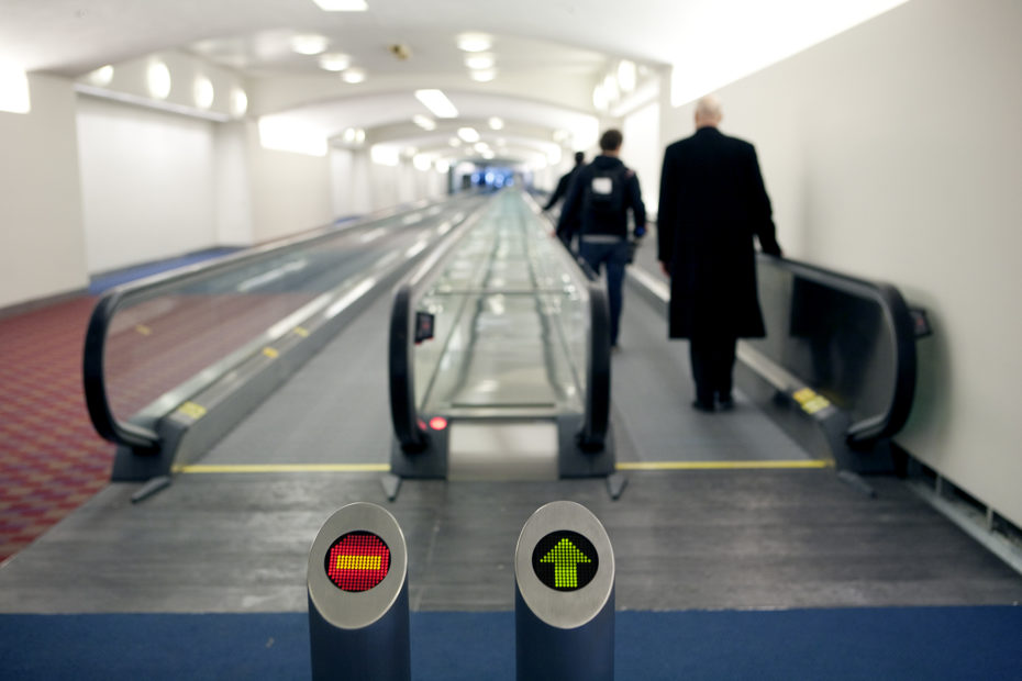 History of the airport moving walkway - Stuck at the Airport