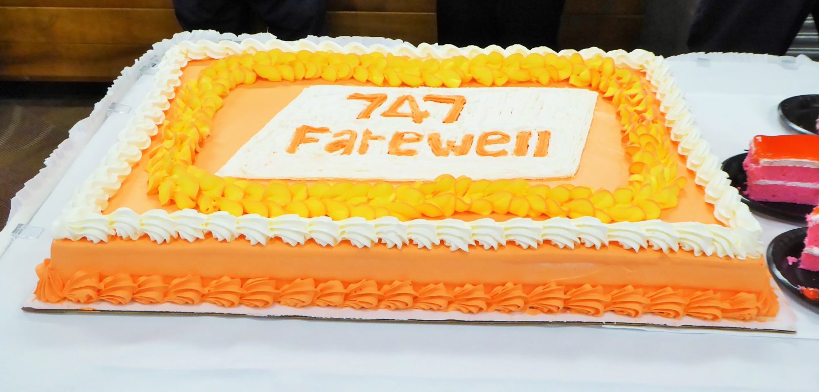 Snaps from Boeing's farewell flight for the Boeing 747 - Stuck at the ...