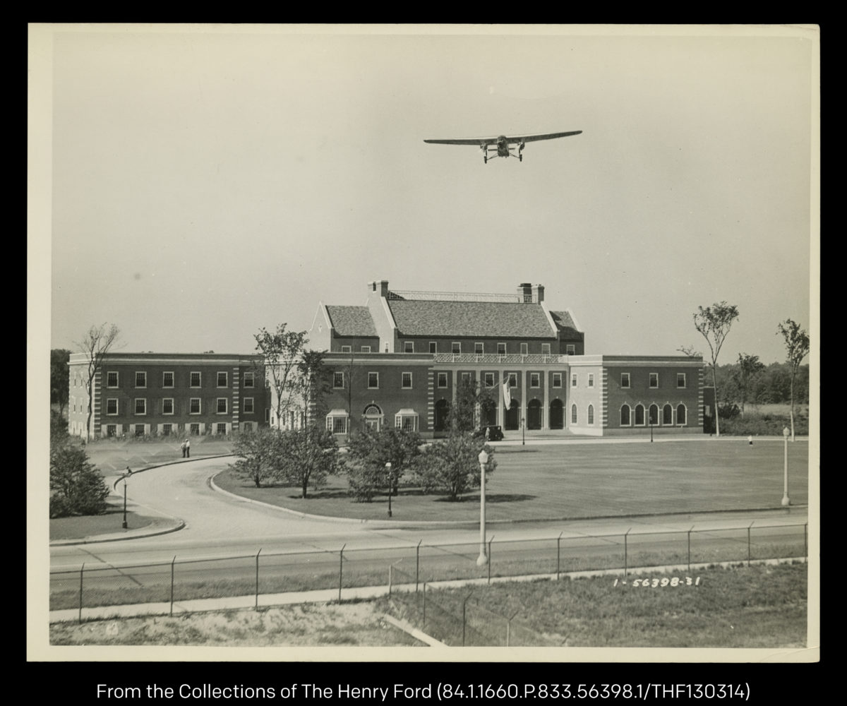 Amelia Earhart slept at the first airport hotel - Stuck at the Airport