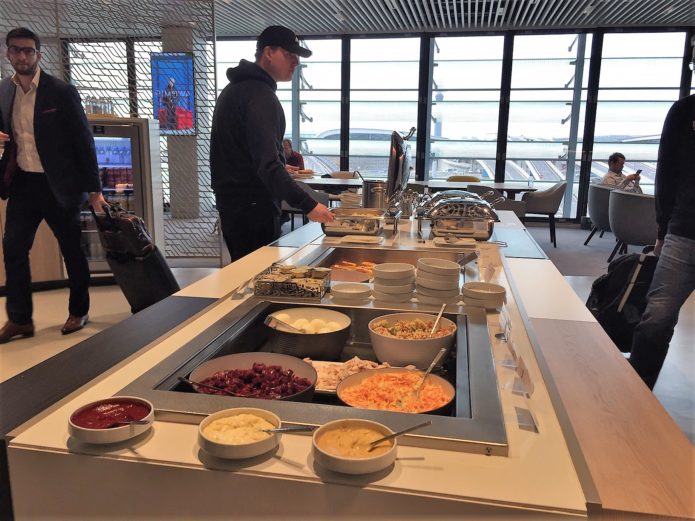 Touring the (still new) Air France business lounge at CDG - Stuck at ...