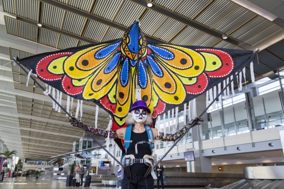 Giant puppets at San Diego Int'l Airport - Stuck at the Airport
