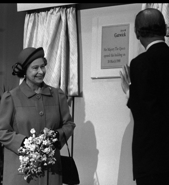 Airports, airlines mourn the passing of Her Majesty the Queen - Stuck ...