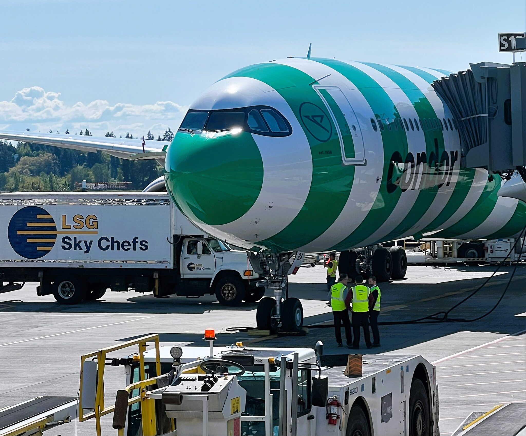 Snaps from a striped Condor Airlines flight - Stuck at the Airport