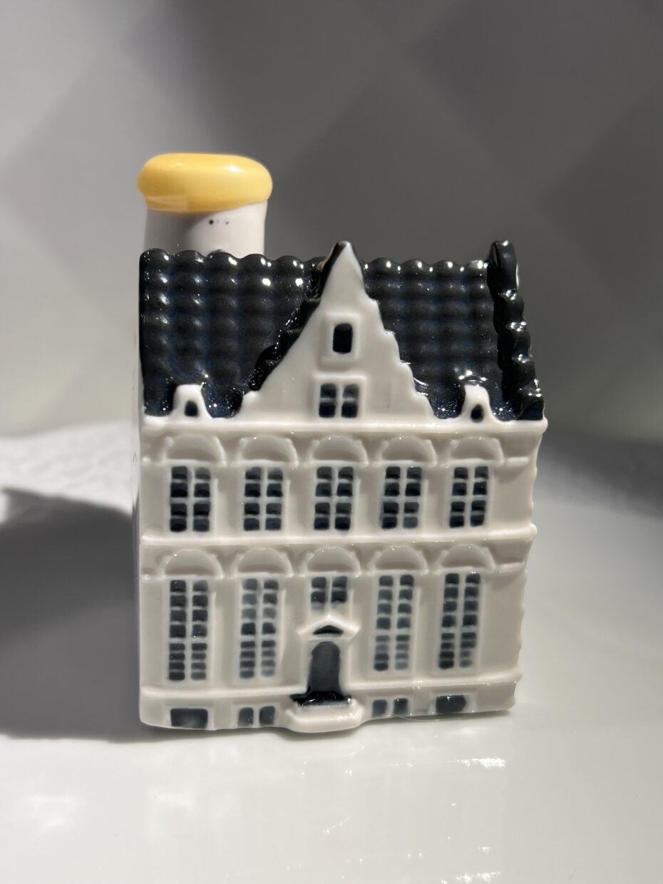 KLM unveils its 105th Delft Blue miniature house - Stuck at the Airport