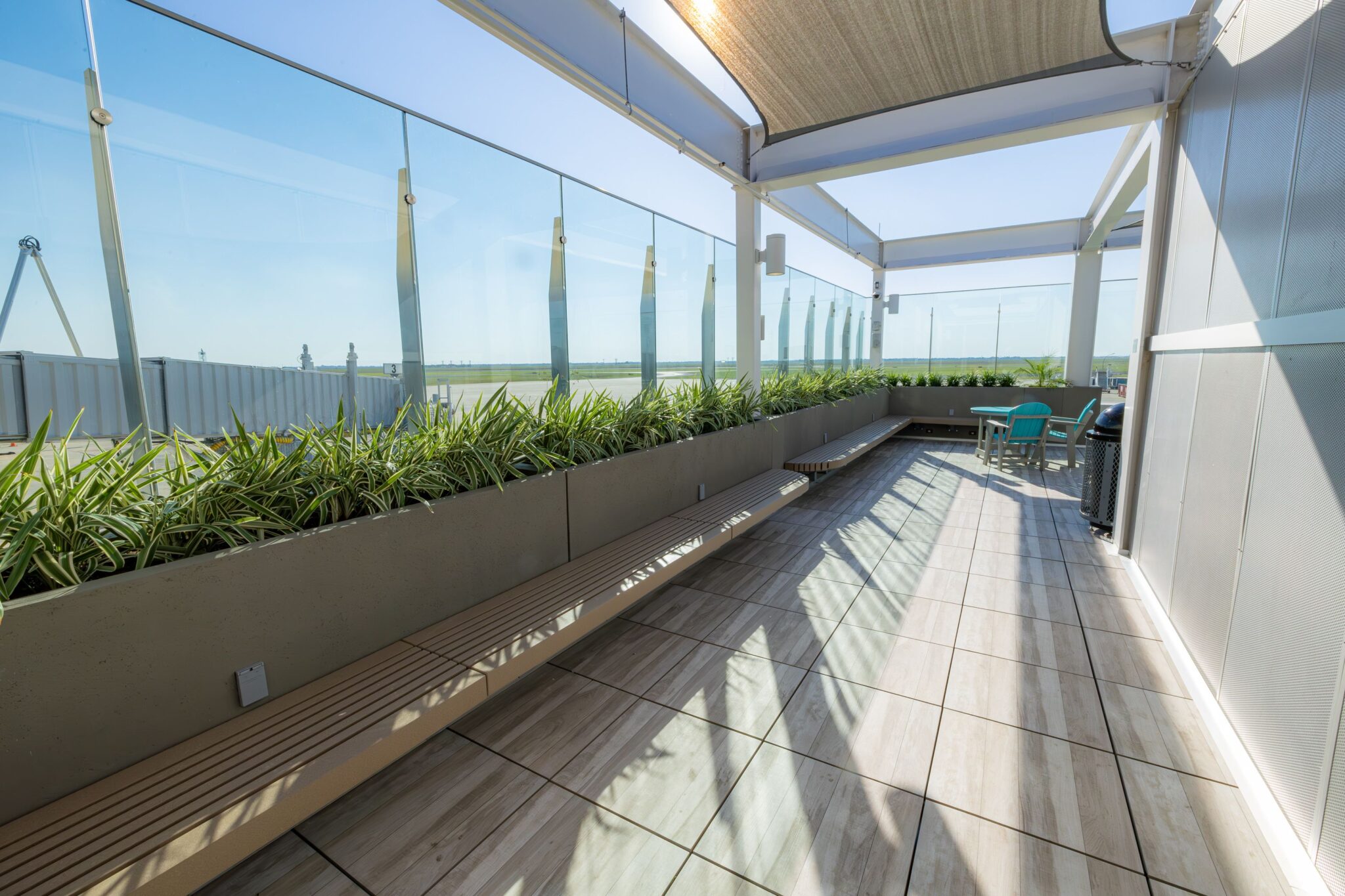 Another airport scores an outdoor patio and observation deck - Stuck at ...
